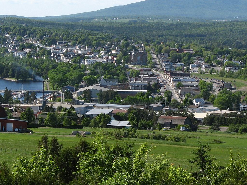 The town of Lac-Megantic. Photo by SImon Villeneuve via Wikimedia ...