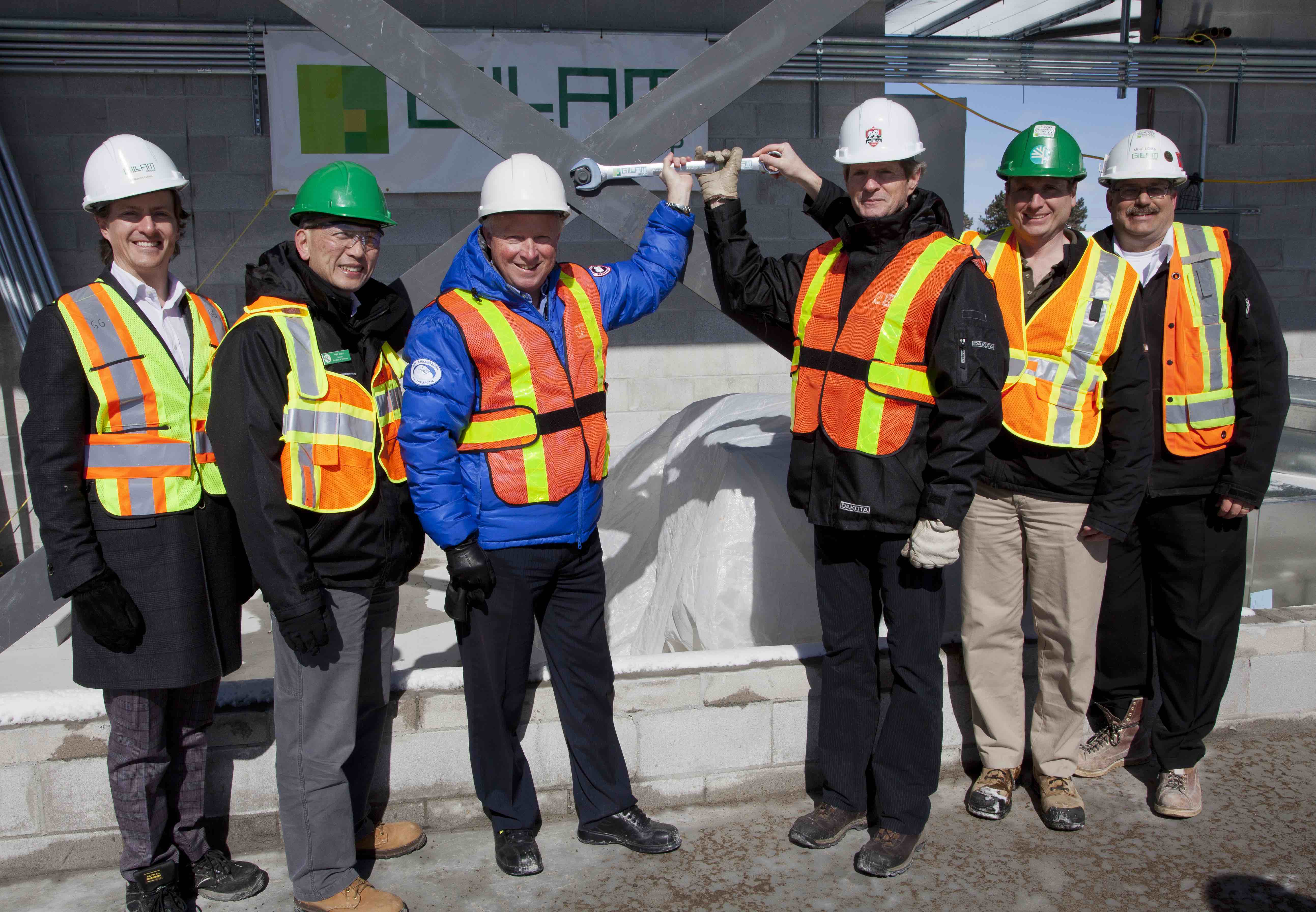 Toronto Zoo topping off - Building