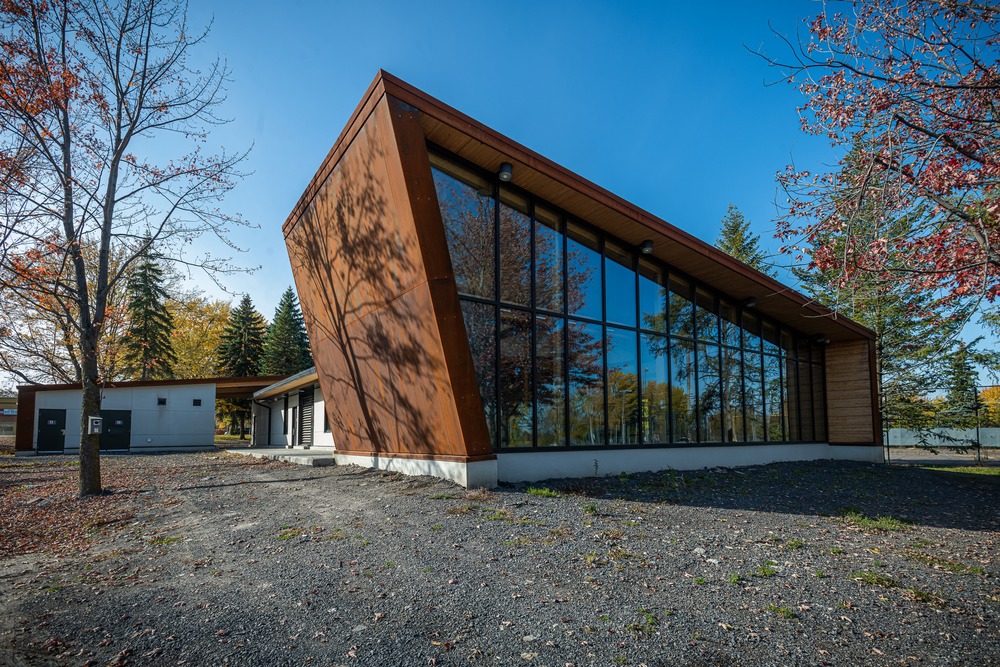Corten Pavilion - Building