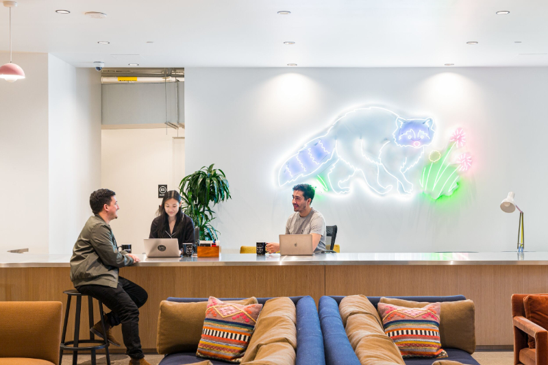 WeWork_Hudsons-Bay-Queen-Street-Toronto - Building