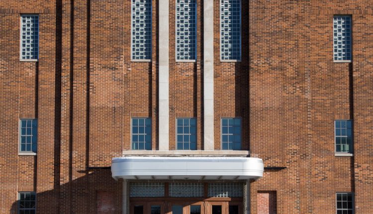 Photo credit: Steve Montpetit - Building