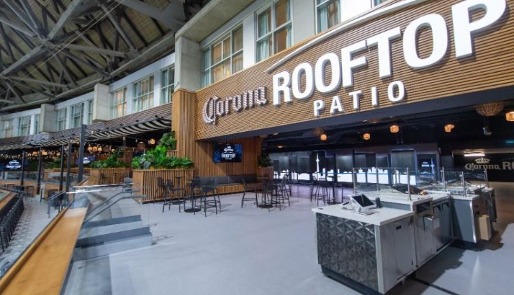 Corona Rooftop Patio - Building
