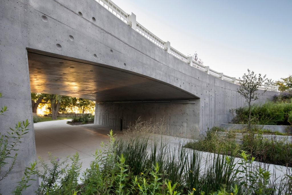 Darwin Bridges - Building