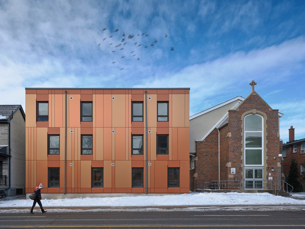 1120 Ossington - Building