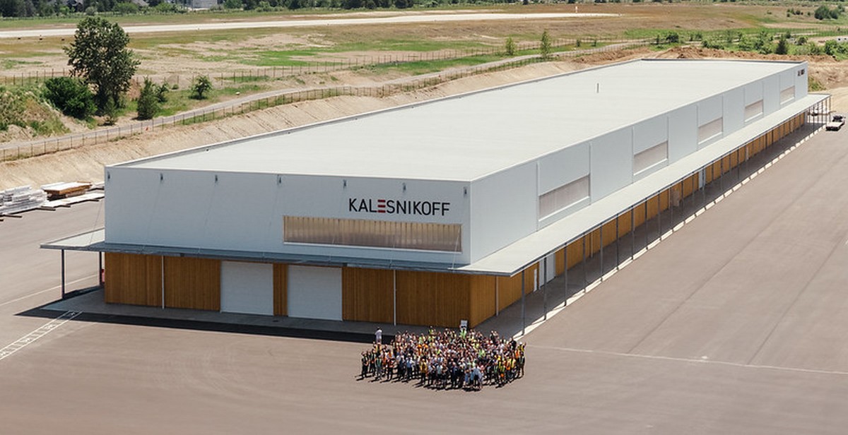 Exterior long shot KMT - Building