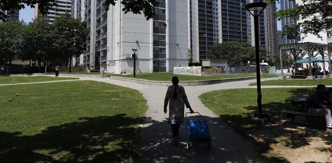 Reducing household waste poses serious challenges in residential high ...